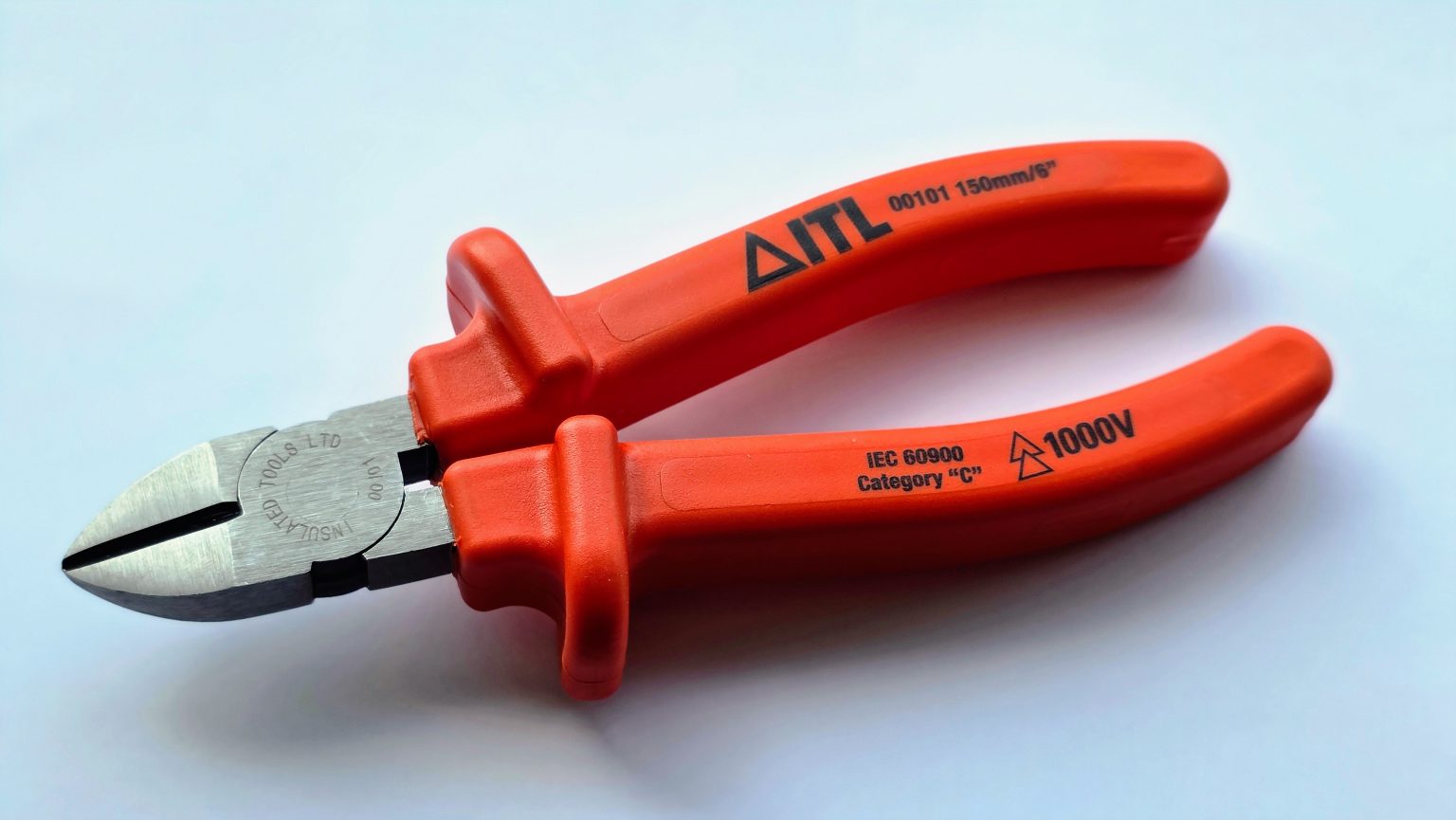 VDE & IEC 60900 Insulated Tools Explained | Safety Standards